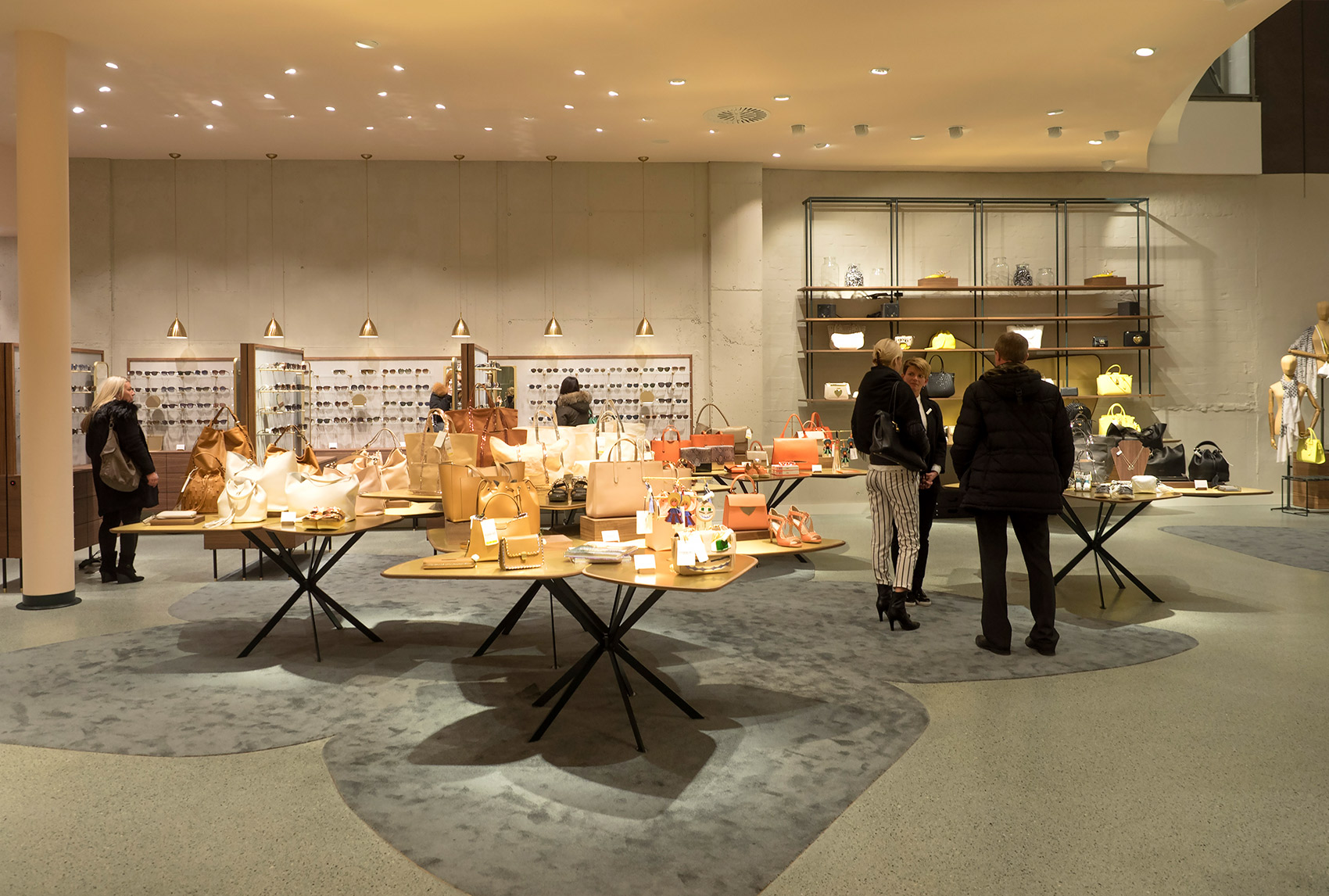 Konen – Vedder LICHTMANAGEMENT